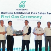 Petronas gas facility starts gas delivery to Sarawak methanol plant