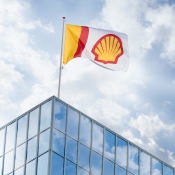 Shell raises shareholder dividend despite profit drop; share rise